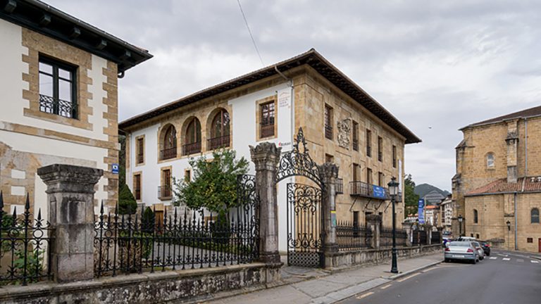 Gernika. The village that re-emerged from its ashes