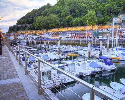 Puerto de San Sebastián, deporte y gastronomía en la ciudad