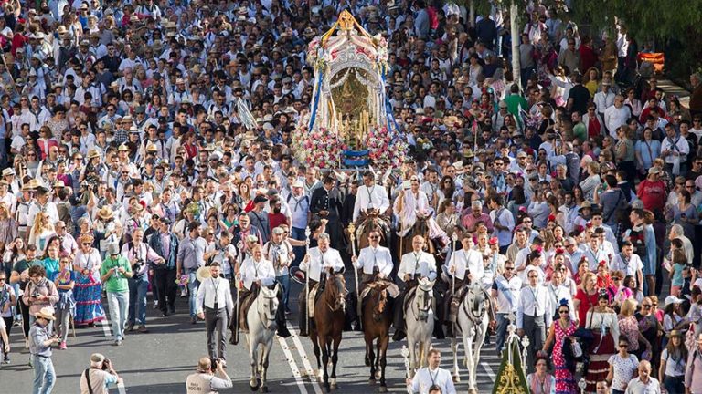 Romería del Rocío: historia, actos religiosos y fiesta