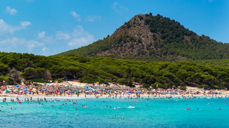 Cala Agulla: una playa salvaje en el confín oriental de Mallorca
