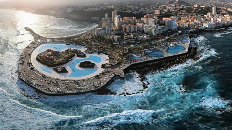 Lago Martiánez, el mejor complejo de piscinas del norte de Tenerife