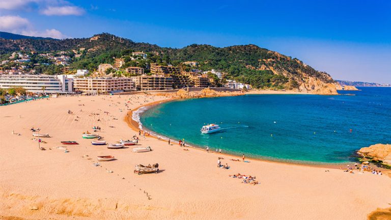 Tossa de Mar: playas, arte y un gran recinto amurallado
