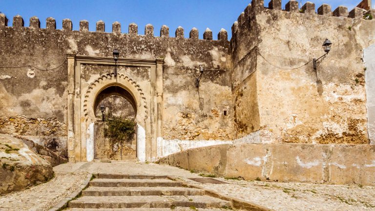Discover the beauty of the Kasbah of Tangier: a journey back in time