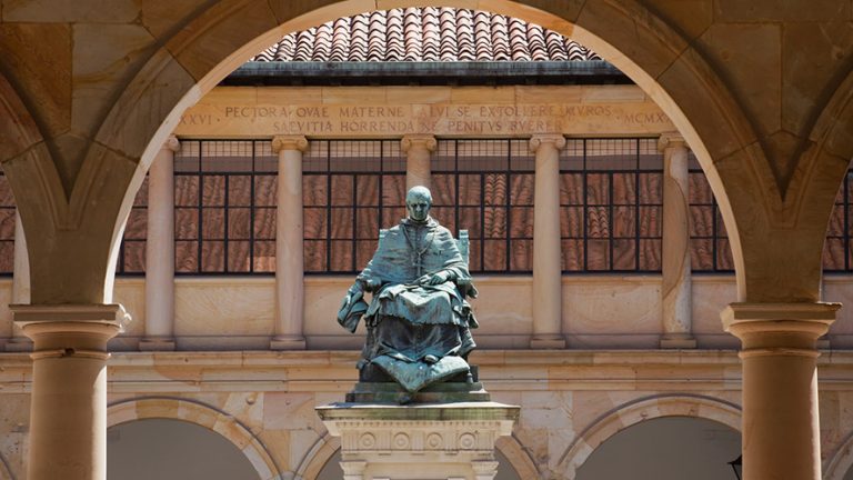 Esculturas en Oviedo, un museo al aire libre
