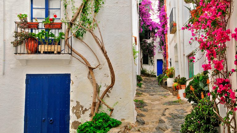 What to see in Cadaqués, the idyllic retreat of Dalí