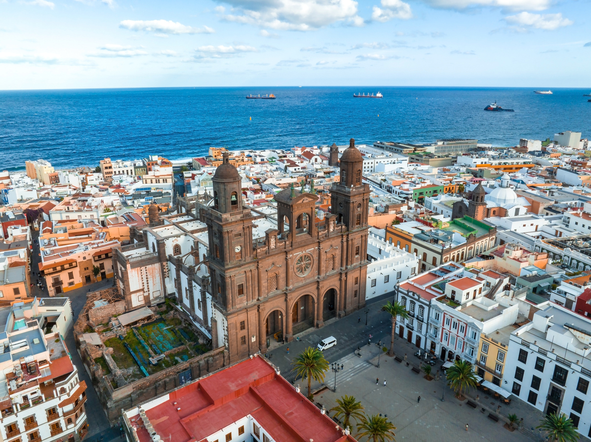 Cumbres De Gran Canaria desde Las Palmas Cumbres De Gran Canaria desde Las Palmas