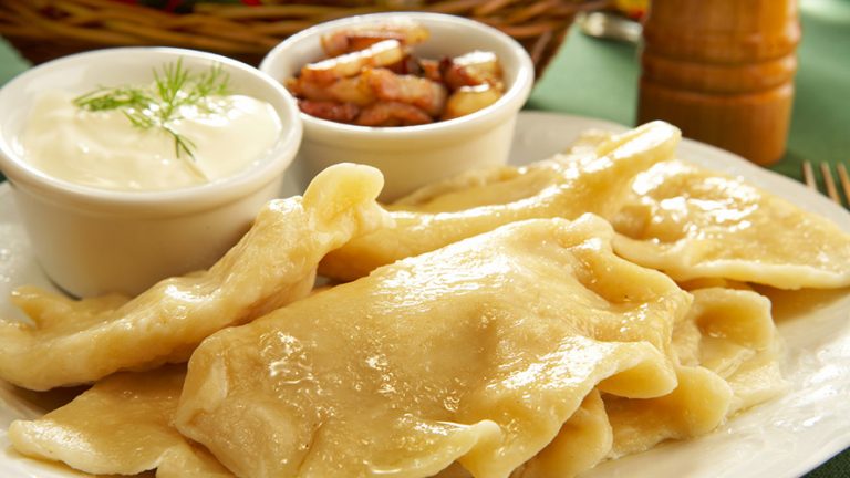 Comida típica de Polonia, contundente, especiada y muy carnívora ...